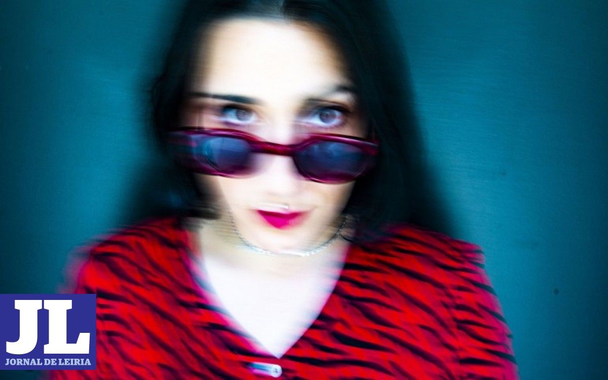 Jornal de Leiria - Sara de Oliveira. Experimentação e fetichismo, de ...